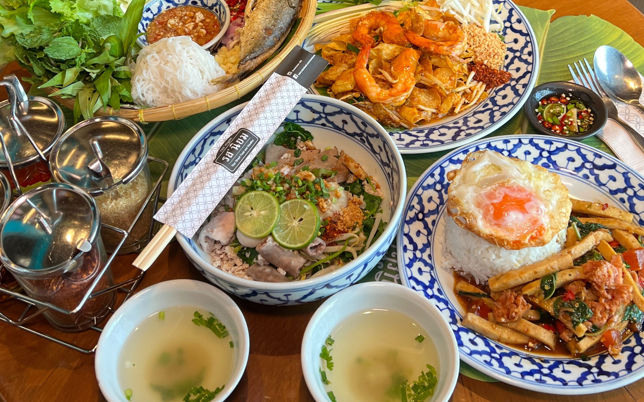 Rosniyom Silom Complex B Fl. | Silom Complex